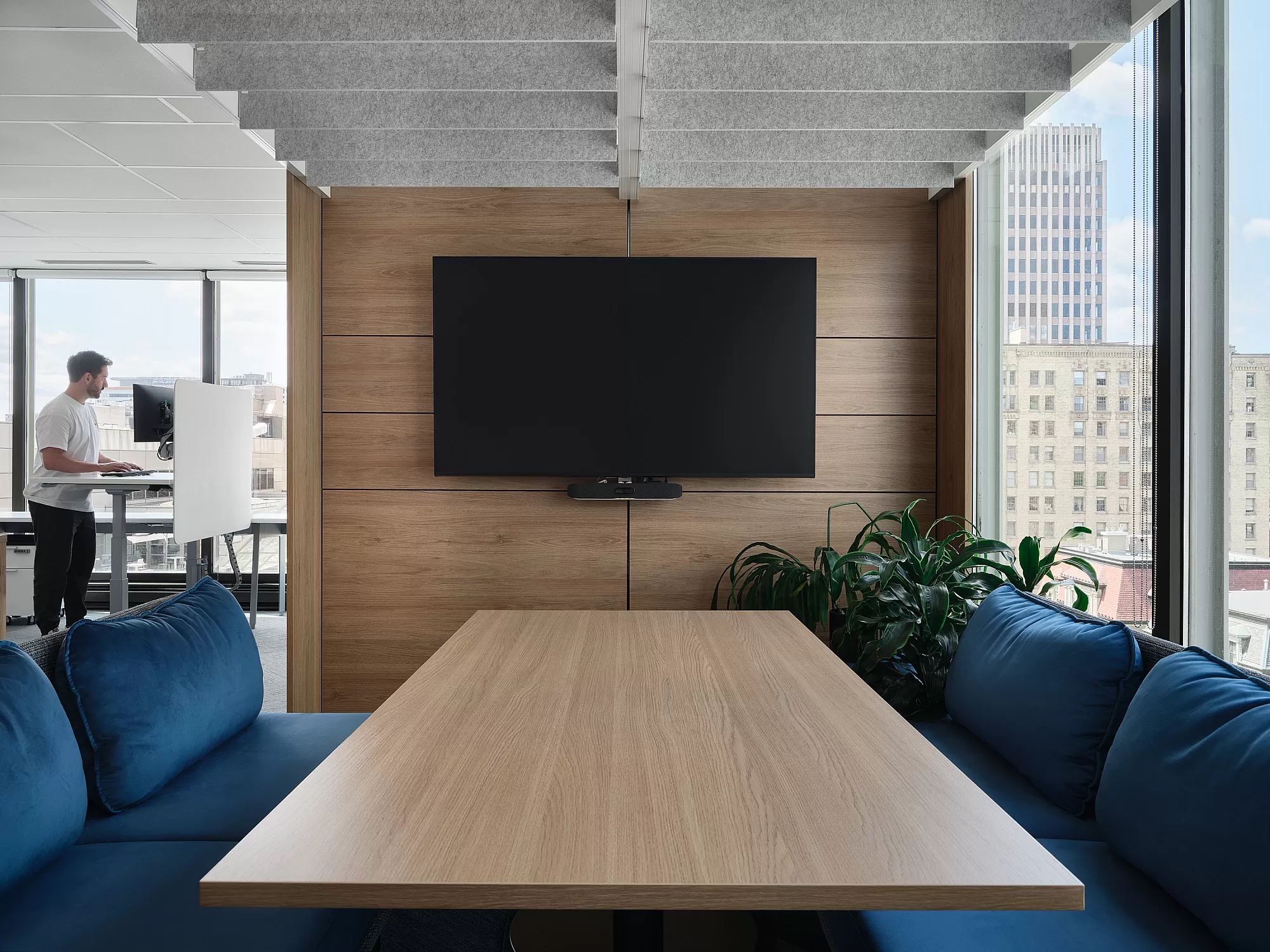 New workspaces at 1130 Sherbrooke | JCB Construction Canada